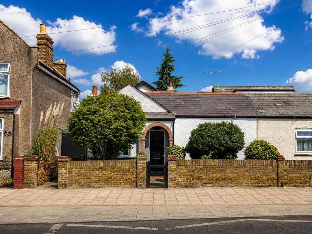 3 bedroom semi detached bungalow for sale