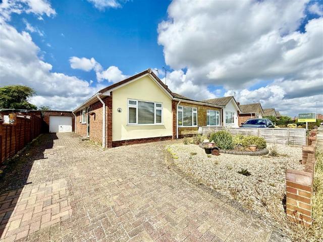 3 bedroom semi detached bungalow for sale