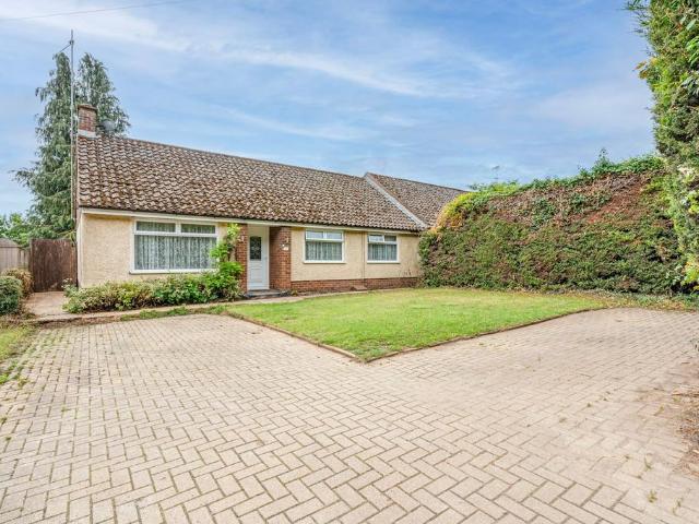 3 bedroom semi detached bungalow for sale