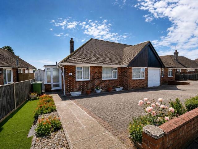3 bedroom semi detached bungalow for sale