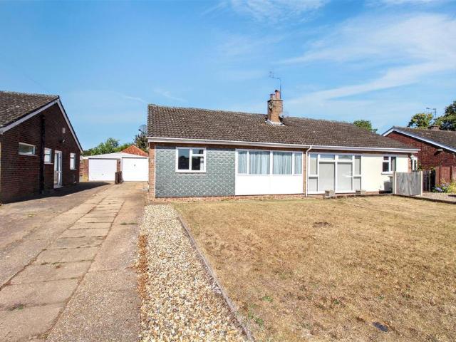 3 bedroom semi detached bungalow for sale