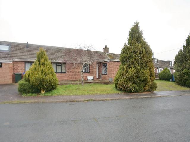 3 bedroom semi detached bungalow for sale