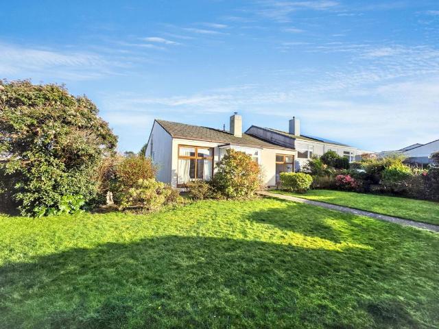 3 bedroom semi detached bungalow for sale