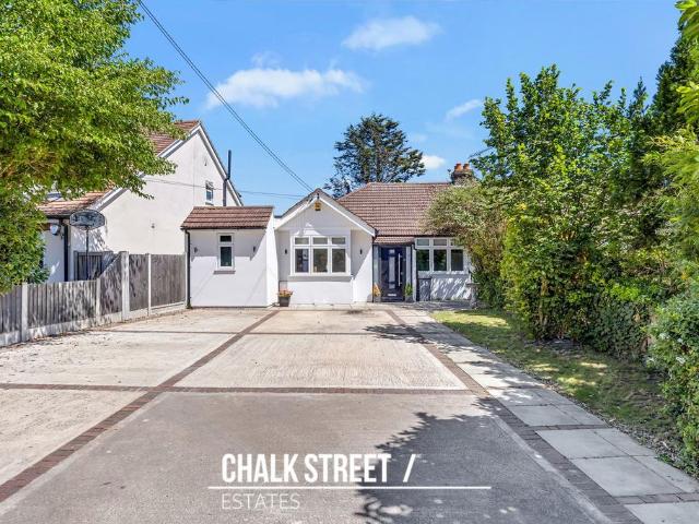 3 bedroom semi detached bungalow for sale