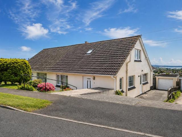 3 bedroom semi detached bungalow for sale