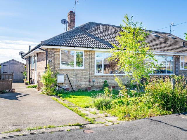 3 bedroom semi detached bungalow for sale
