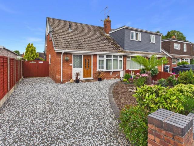 3 bedroom semi detached bungalow for sale
