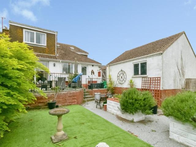 3 bedroom semi detached bungalow for sale