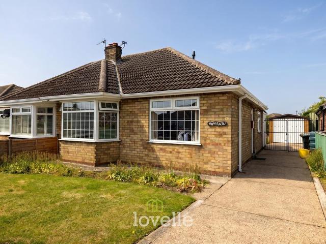3 bedroom semi detached bungalow for sale