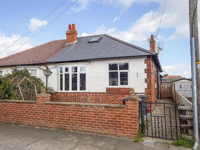 3 bedroom semi detached bungalow for sale