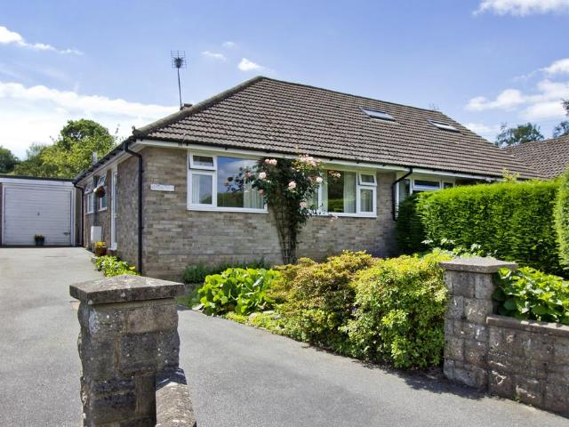 3 bedroom semi detached bungalow for sale