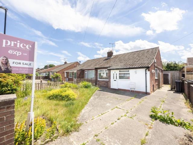 3 bedroom semi detached bungalow for sale