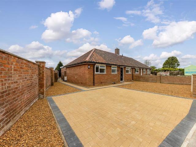 3 bedroom semi detached bungalow for sale