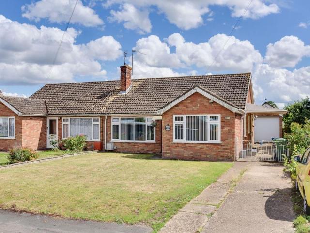 3 bedroom semi detached bungalow for sale