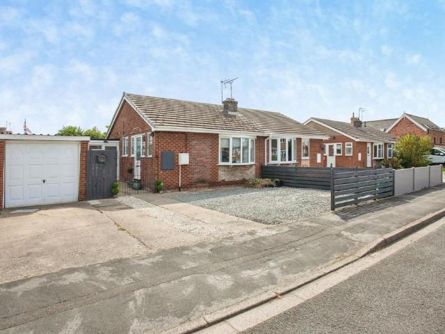 3 bedroom semi detached bungalow for sale