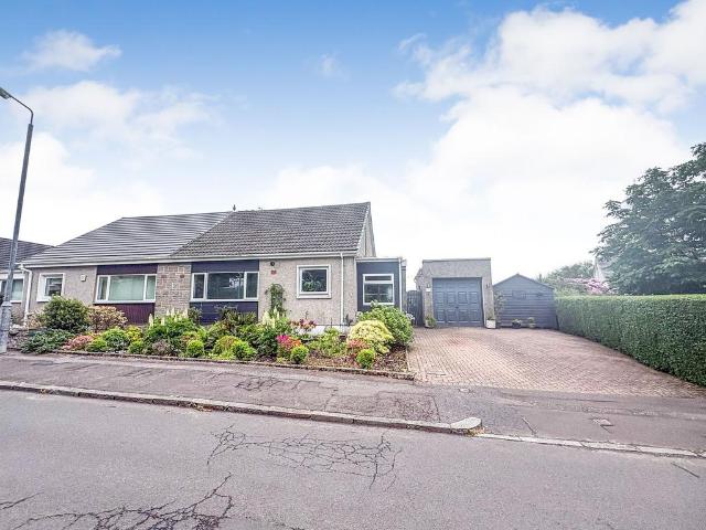 3 bedroom semi detached bungalow for sale
