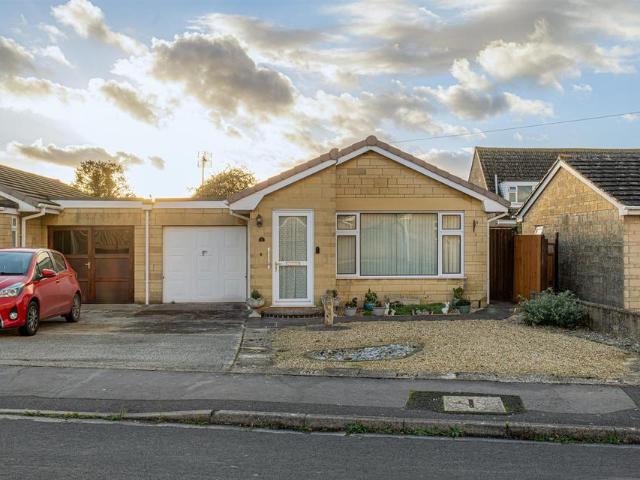 3 bedroom semi detached bungalow for sale