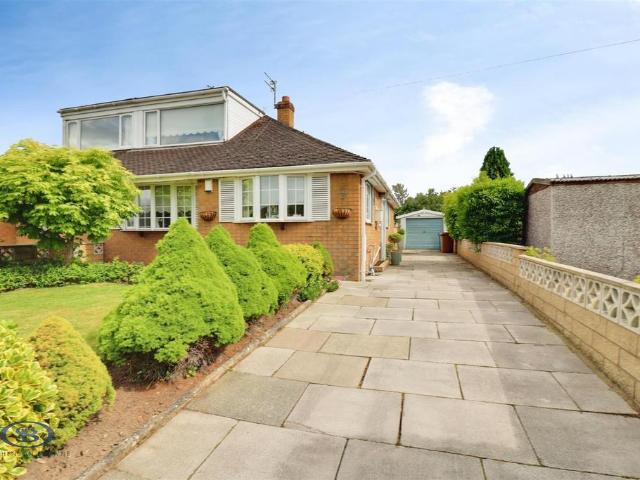 3 bedroom semi detached bungalow for sale