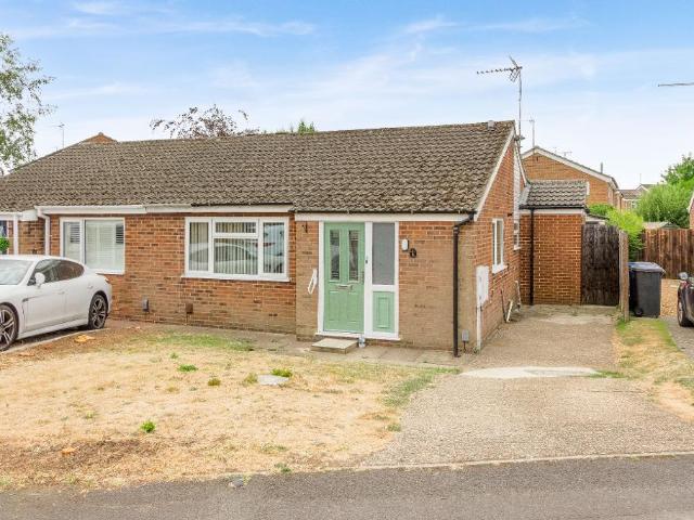 3 bedroom semi detached bungalow for sale