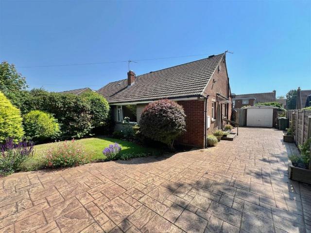 3 bedroom semi detached bungalow for sale