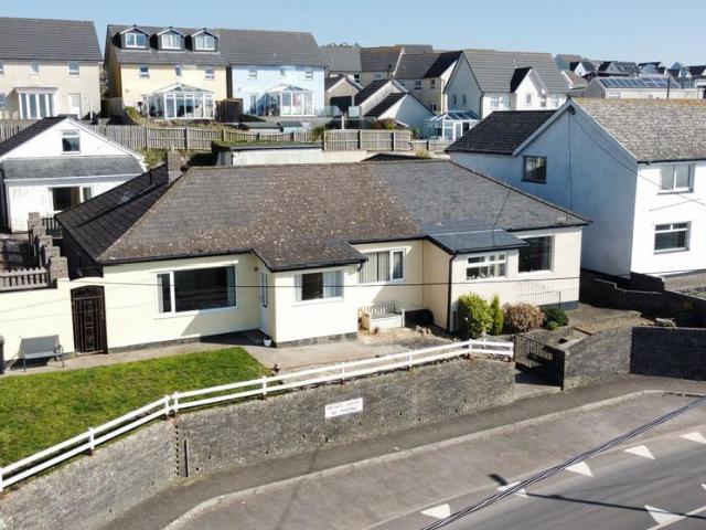 3 bedroom semi detached bungalow for sale