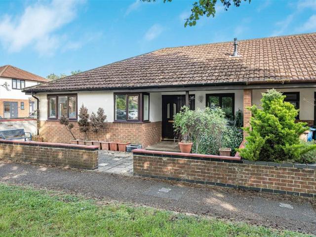 3 bedroom semi detached bungalow for sale