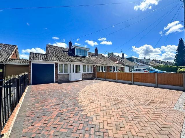 3 bedroom semi detached bungalow for sale