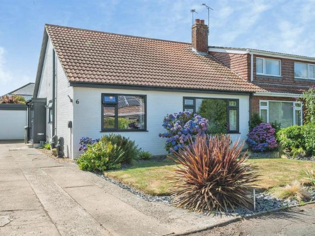 3 bedroom semi detached bungalow for sale