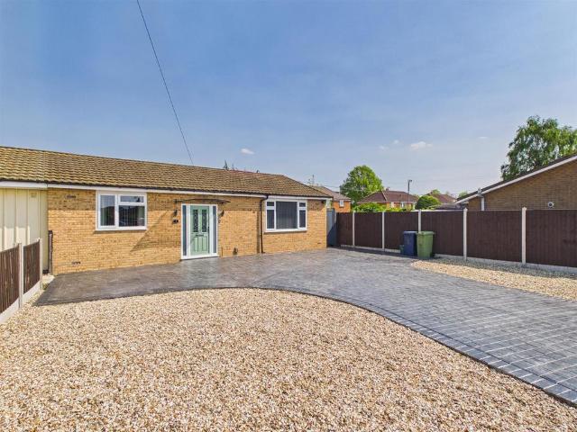 3 bedroom semi detached bungalow for sale
