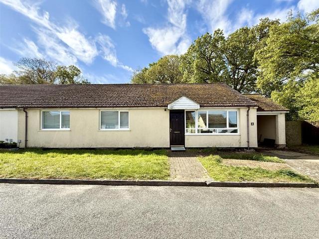 3 bedroom semi detached bungalow for sale
