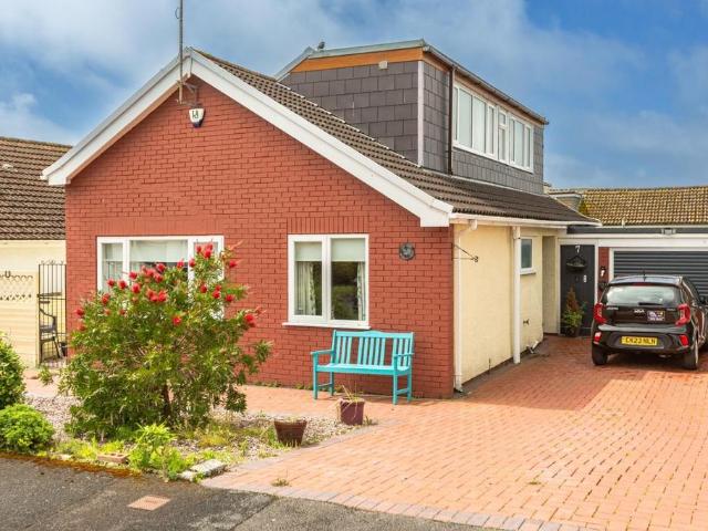 3 bedroom semi detached bungalow for sale