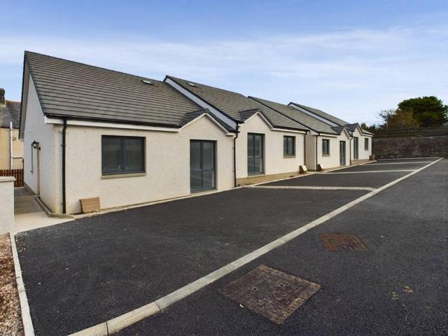3 bedroom semi detached bungalow for sale