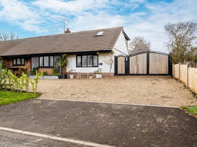3 bedroom semi detached bungalow for sale