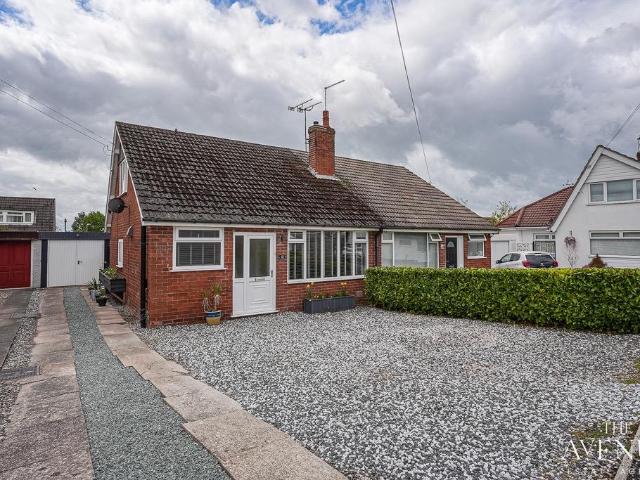 3 bedroom semi detached bungalow for sale