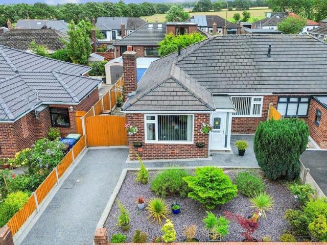 3 bedroom semi detached bungalow for sale