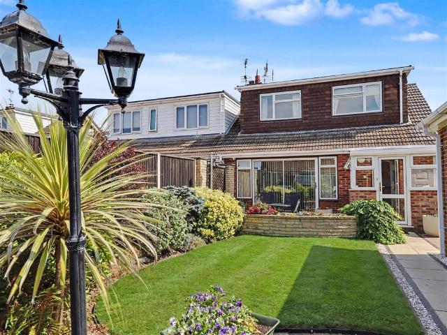 3 bedroom semi detached bungalow for sale