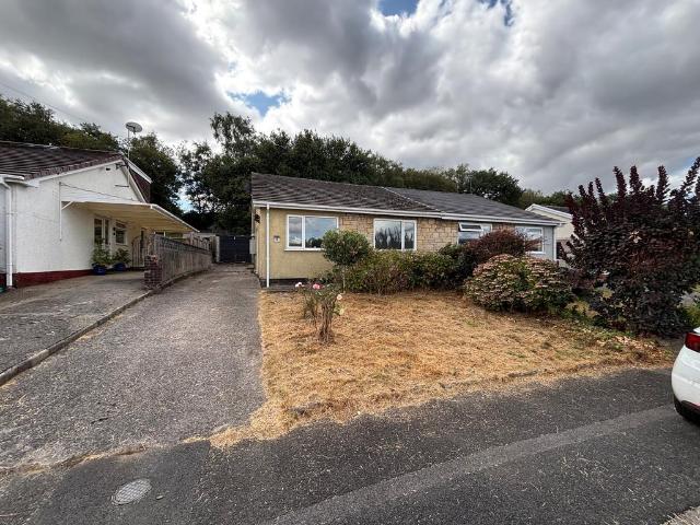 3 bedroom semi detached bungalow for sale