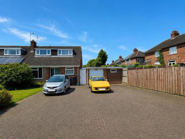 3 bedroom semi detached bungalow for sale