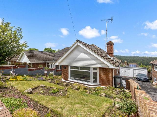 3 bedroom semi detached bungalow for sale