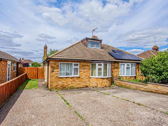 3 bedroom semi detached bungalow for sale