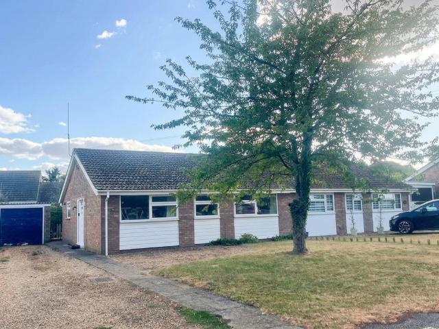 3 bedroom semi detached bungalow for sale