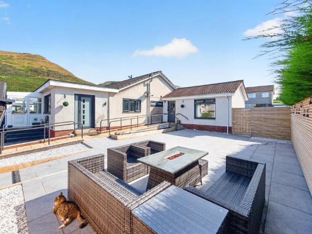3 bedroom semi detached bungalow for sale