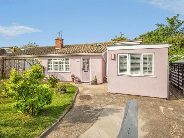 3 bedroom semi detached bungalow for sale