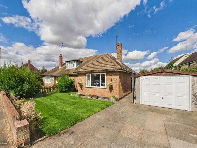 3 bedroom semi detached bungalow for sale