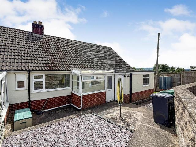3 bedroom semi detached bungalow for sale