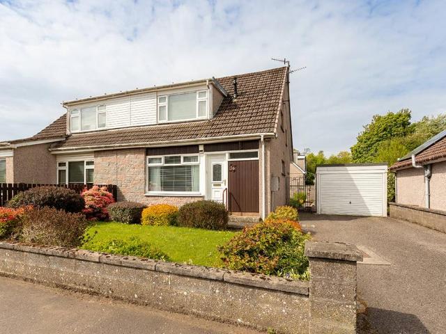 3 bedroom semi detached bungalow for sale