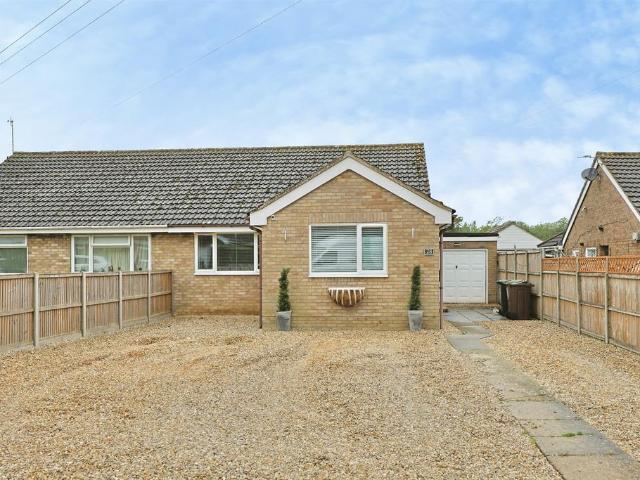 3 bedroom semi detached bungalow for sale