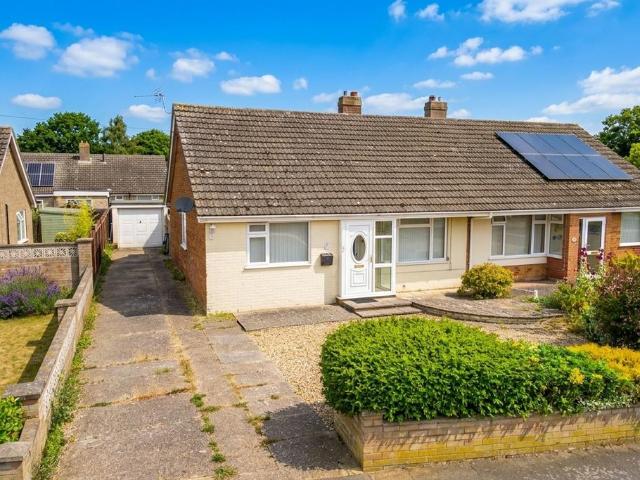 3 bedroom semi detached bungalow for sale