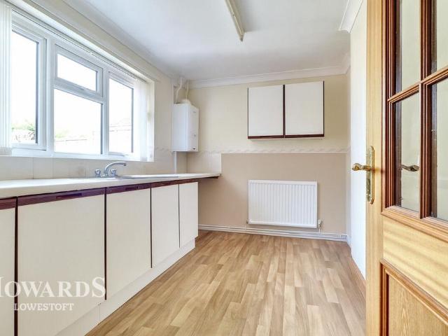 3 bedroom semi detached bungalow for sale