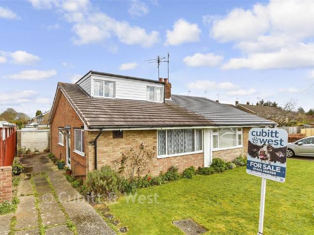 3 bedroom semi detached bungalow for sale